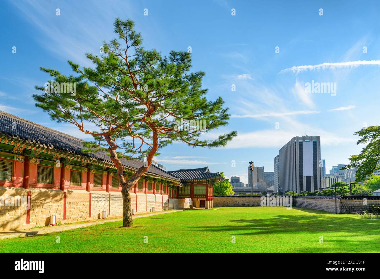 Gorgeous palace hi-res stock photography and images - Alamy