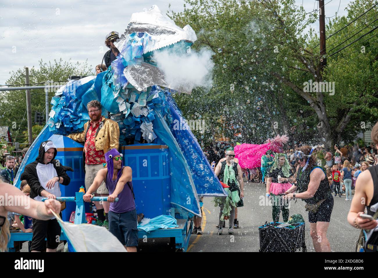 Seattle, Washington, USA. 22nd June, 2024. Thousands celebrate summer ...