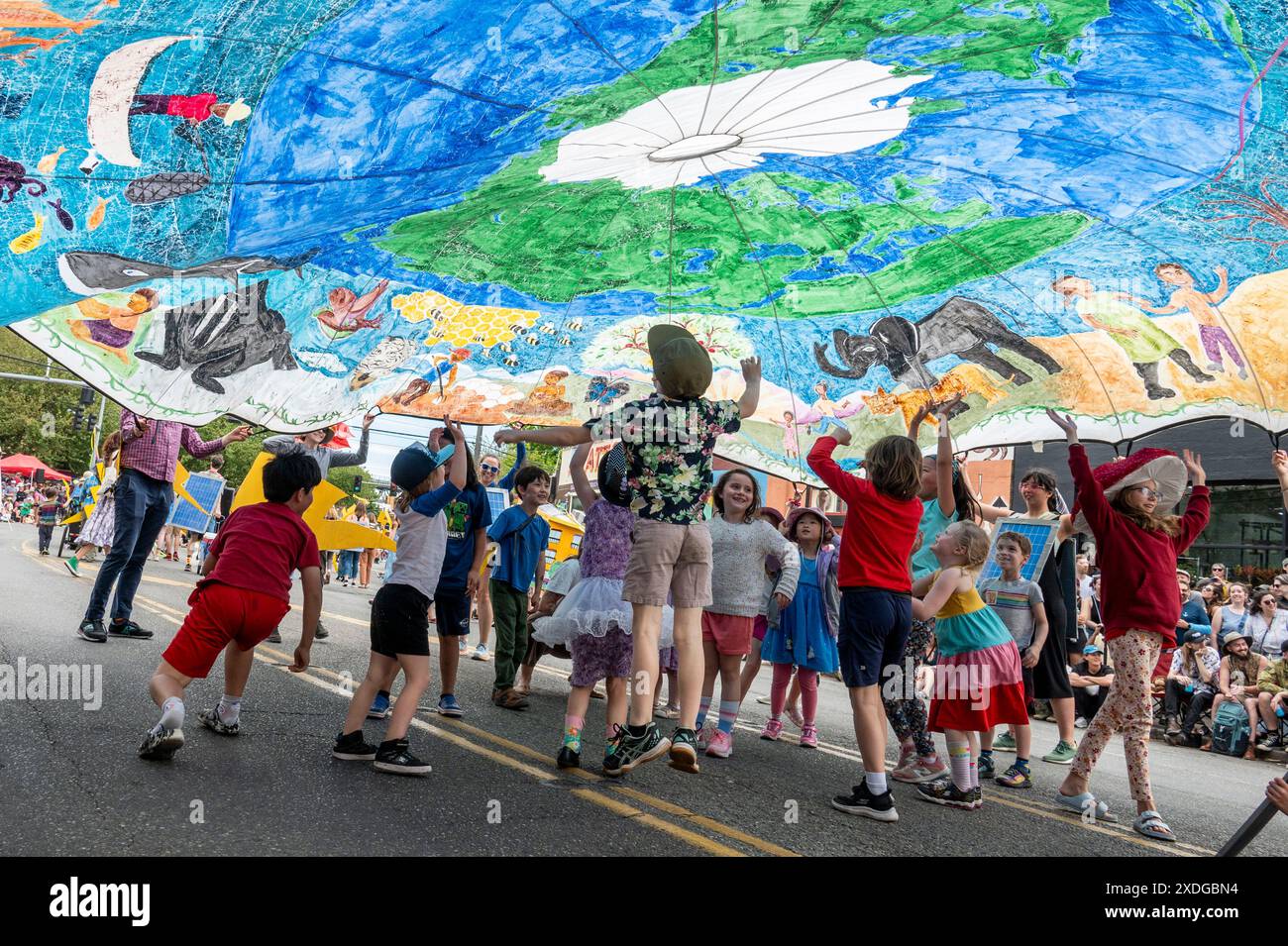 Seattle, Washington, USA. 22nd June, 2024. Thousands celebrate summer ...