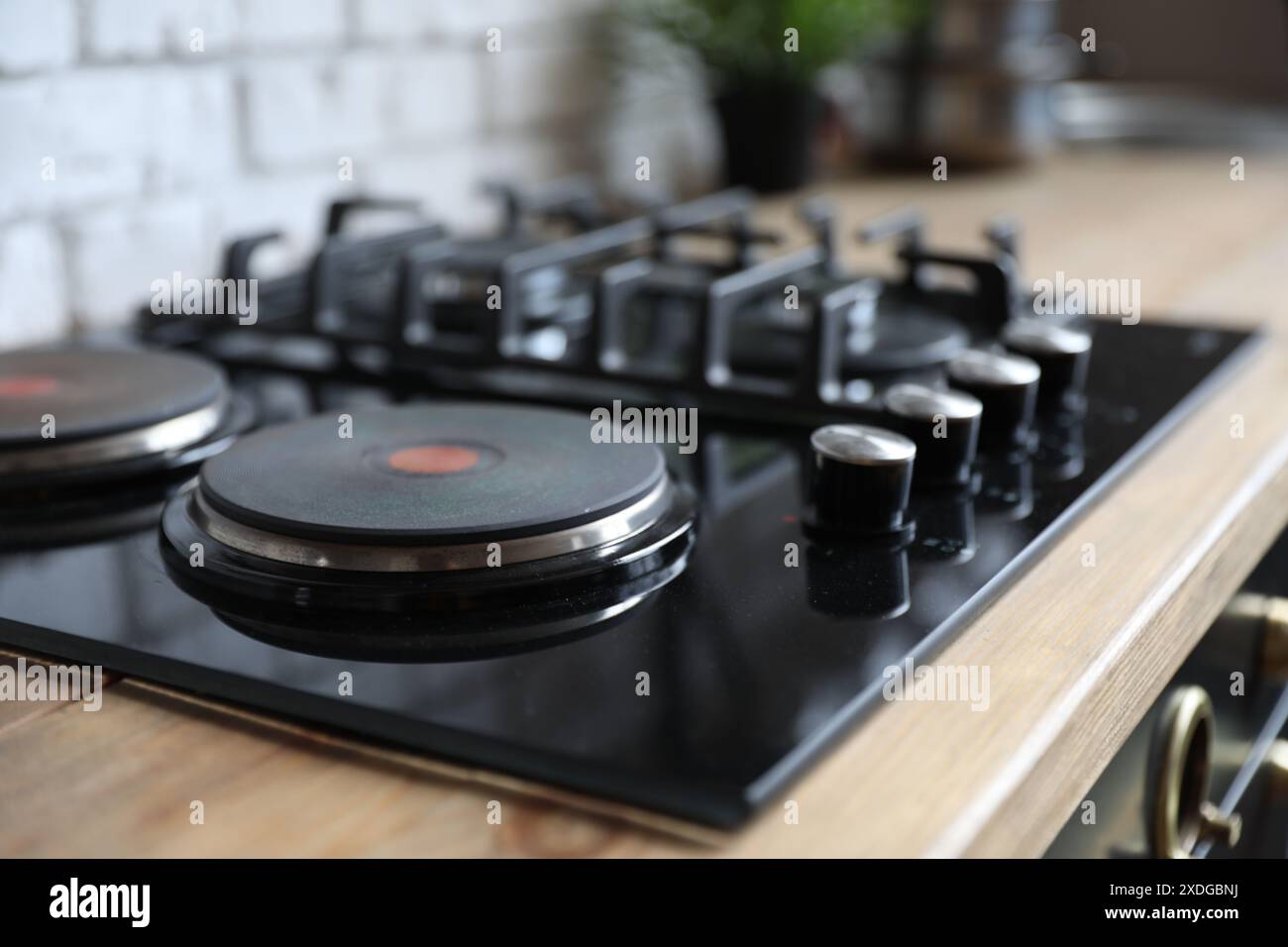 Gas burners in kitchen oven hi-res stock photography and images - Alamy