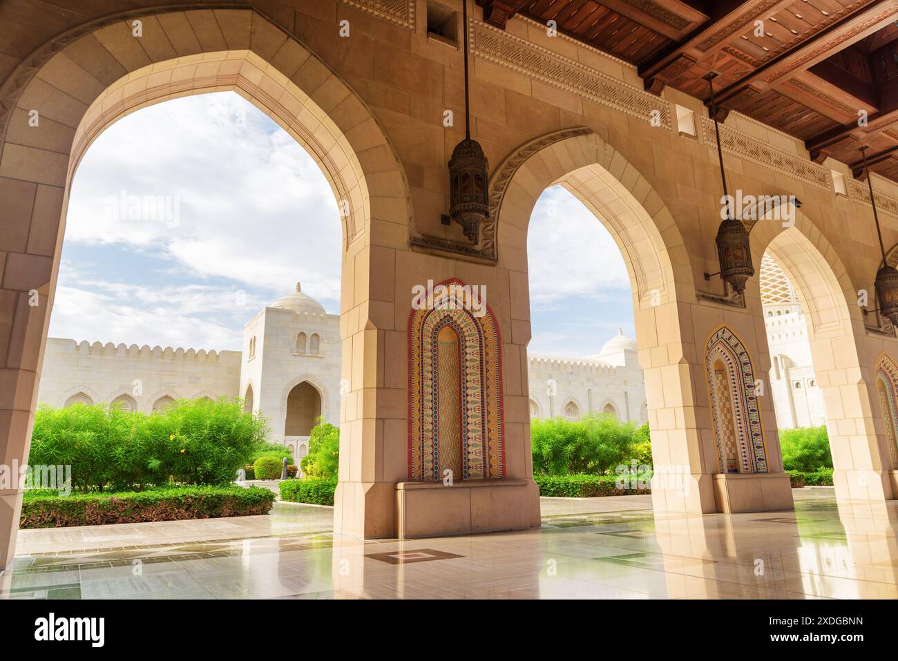 Muscat, Oman - 17 October, 2018: Wonderful view of ceiling of the main ...