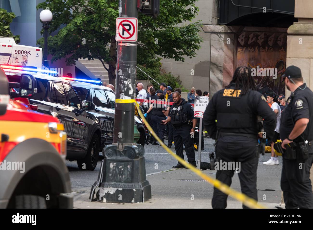 Seattle, USA. 22nd Jun 2024. Mass injury after a metro bus collides ...