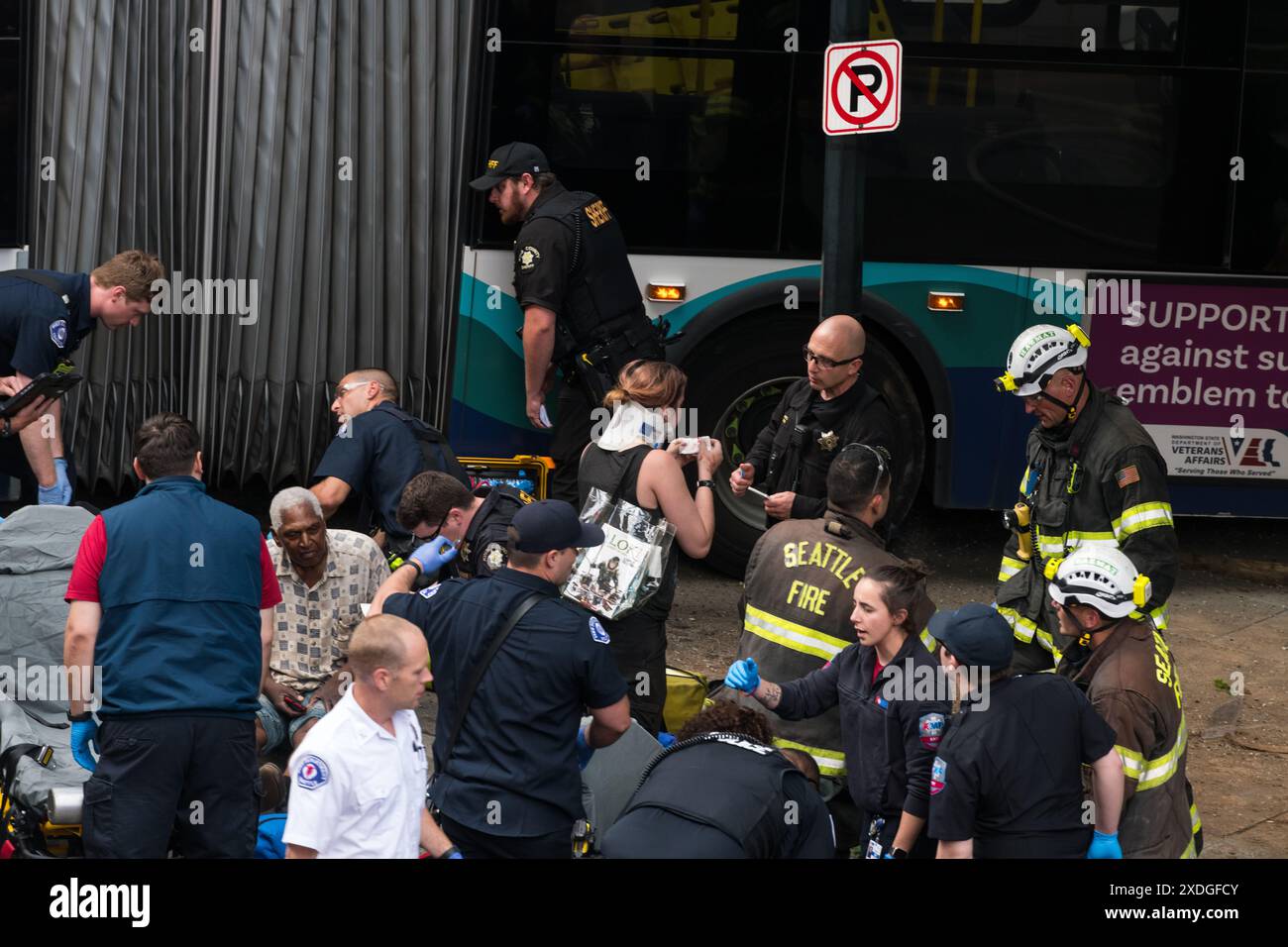 Seattle, USA. 22nd Jun 2024. Mass injury after a metro bus collides ...