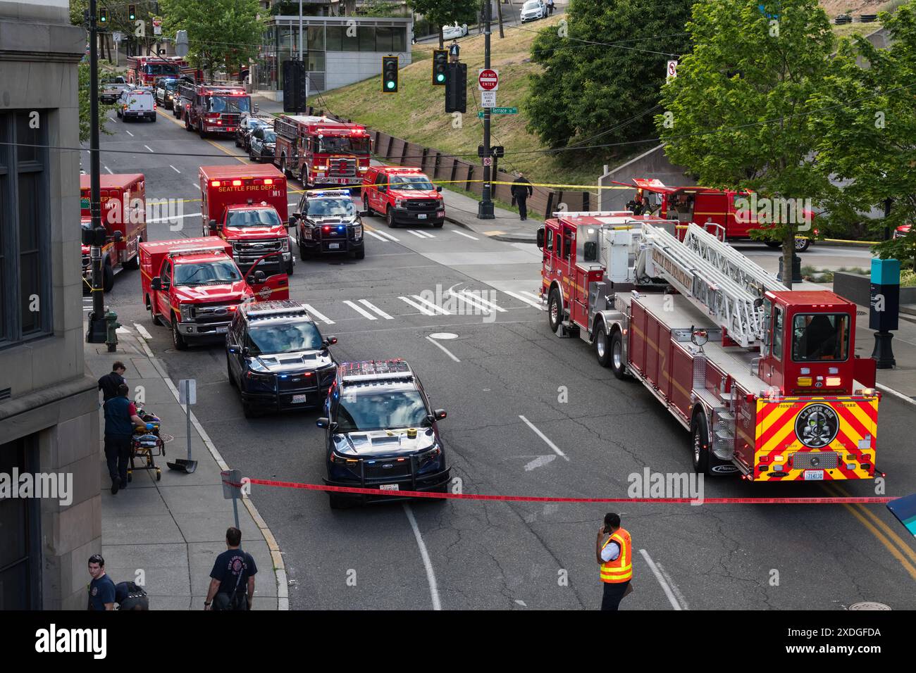 Seattle, USA. 22nd Jun 2024. Mass injury after a metro bus collides ...