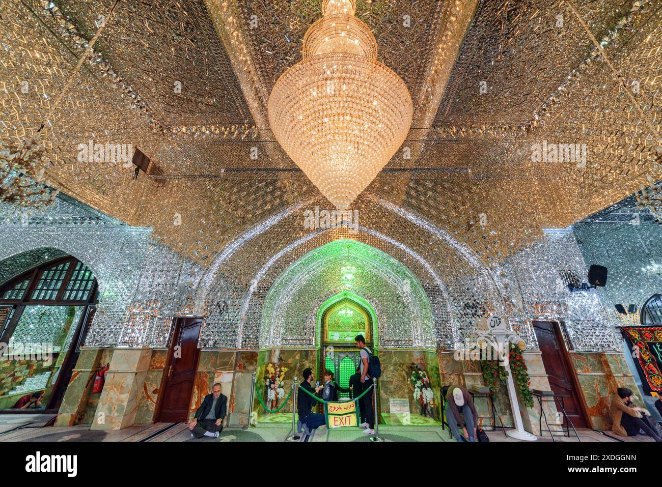 Iran mosque mirror hi-res stock photography and images - Alamy