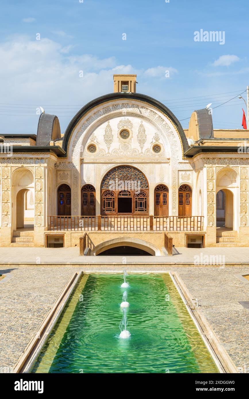 Persian historic home courtyard hi-res stock photography and images - Alamy