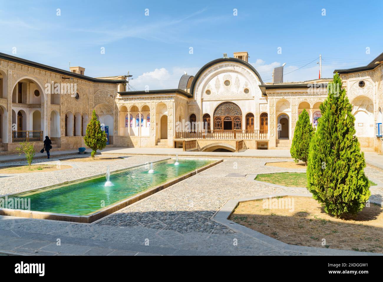 Persian historic home courtyard hi-res stock photography and images - Alamy