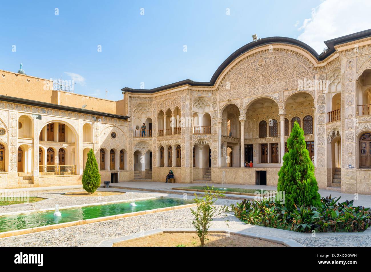 Persian historic home courtyard hi-res stock photography and images - Alamy