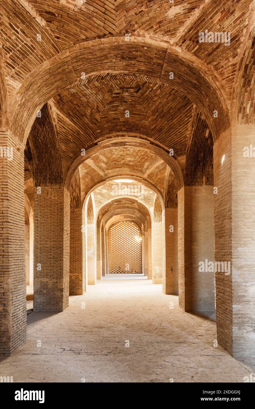 Old columns and arches inside the Jameh Mosque of Isfahan Stock Photo ...