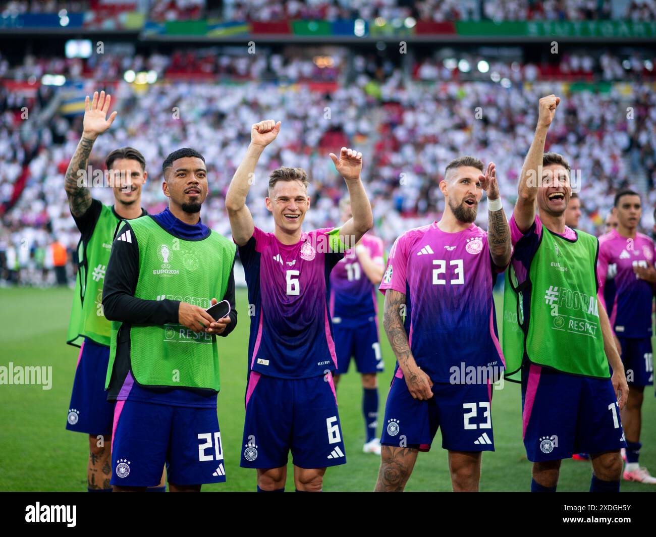 Benjamin Henrichs (Deutschland, #20), Joshua Kimmich (Deutschland, #06 ...