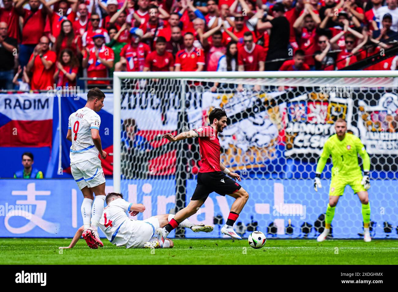 Robin Hranac (Tschechien, #04), Khvicha Kvaratskhelia (Georgien, #07 ...