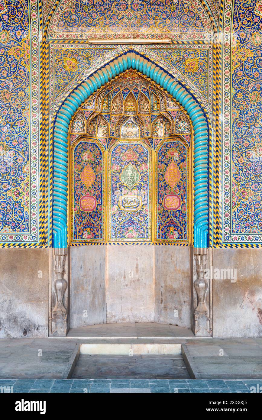 Mihrab isfahan hi-res stock photography and images - Alamy