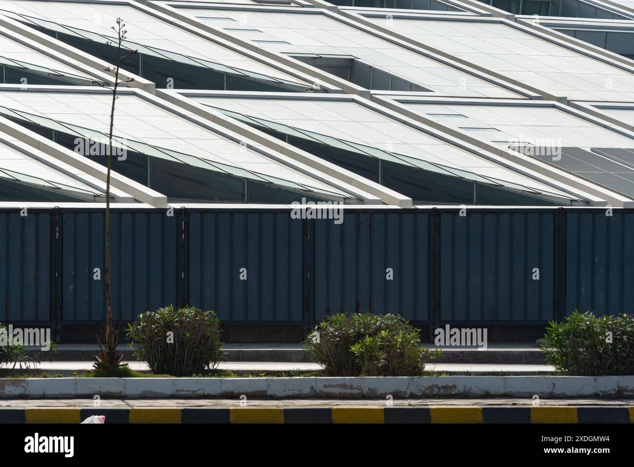 Barricades in front library hi-res stock photography and images - Alamy