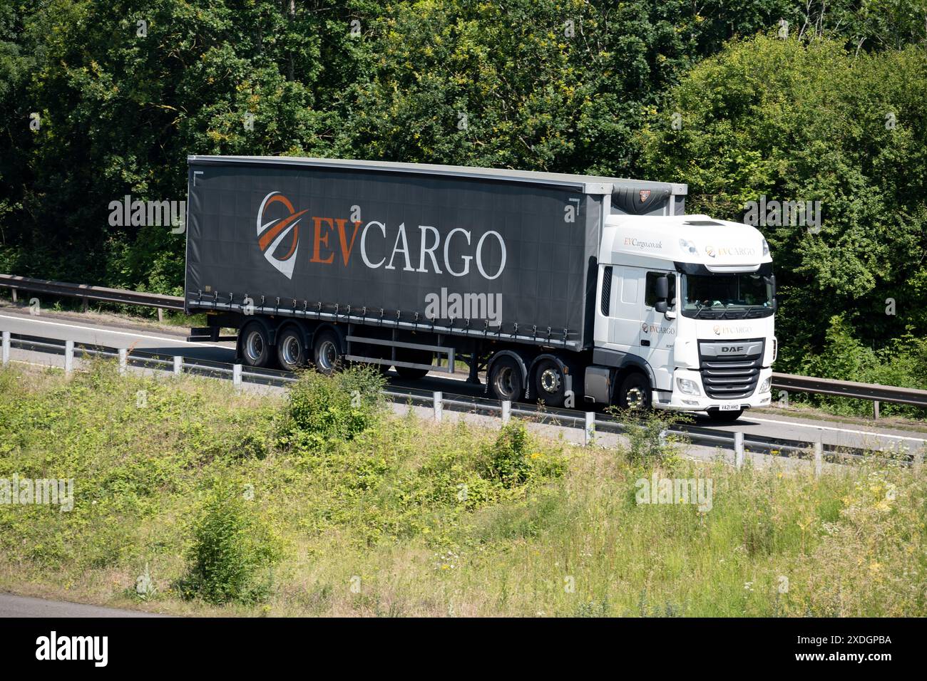 Cargo lorry hi-res stock photography and images - Alamy