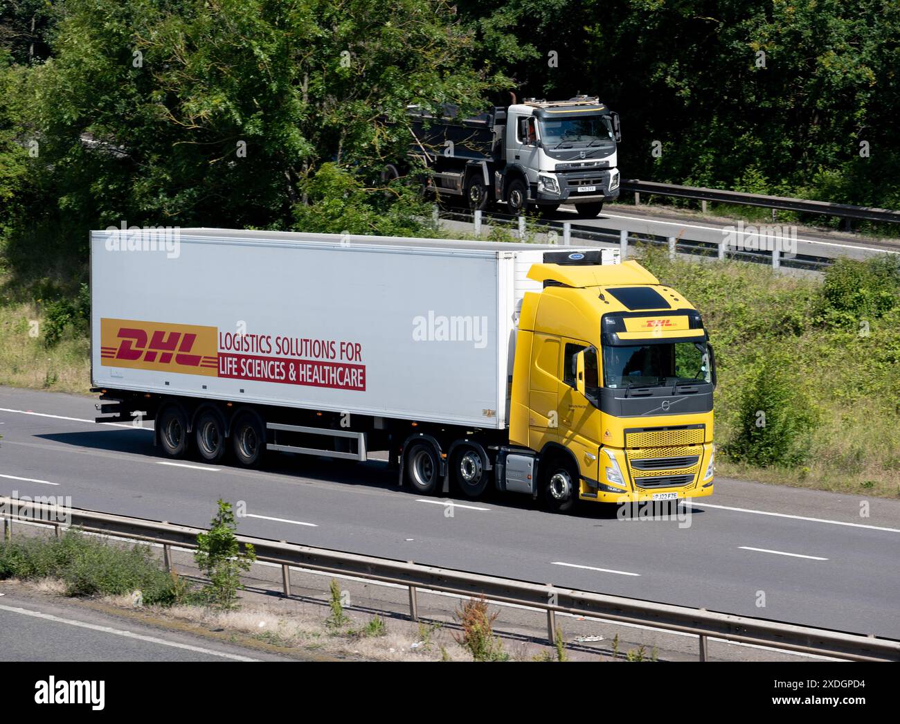 Dhl lorry hi-res stock photography and images - Alamy