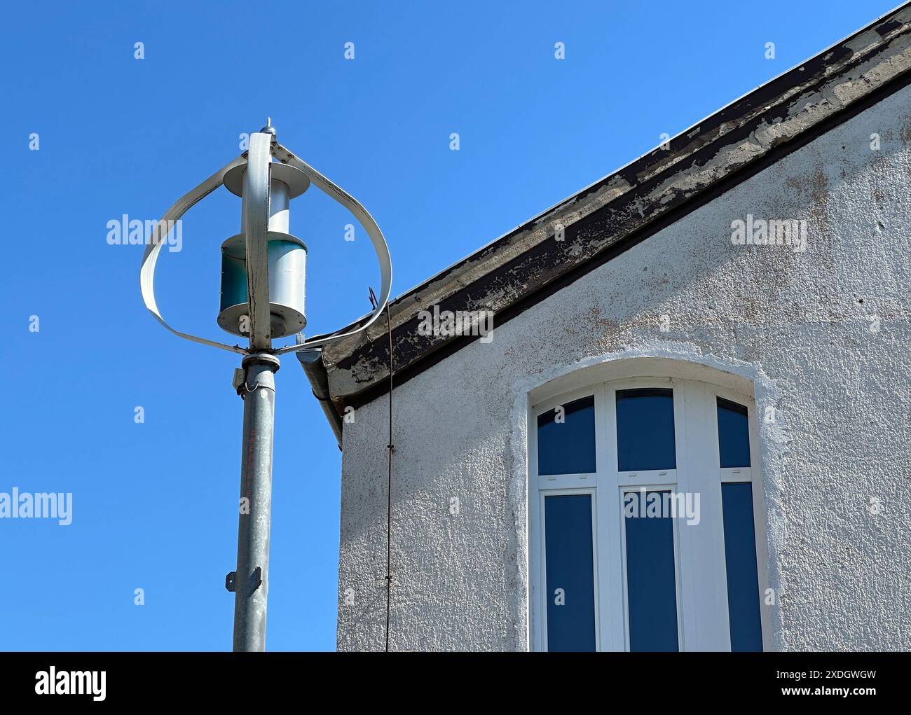 Wind speed meter on a pole Stock Photo - Alamy