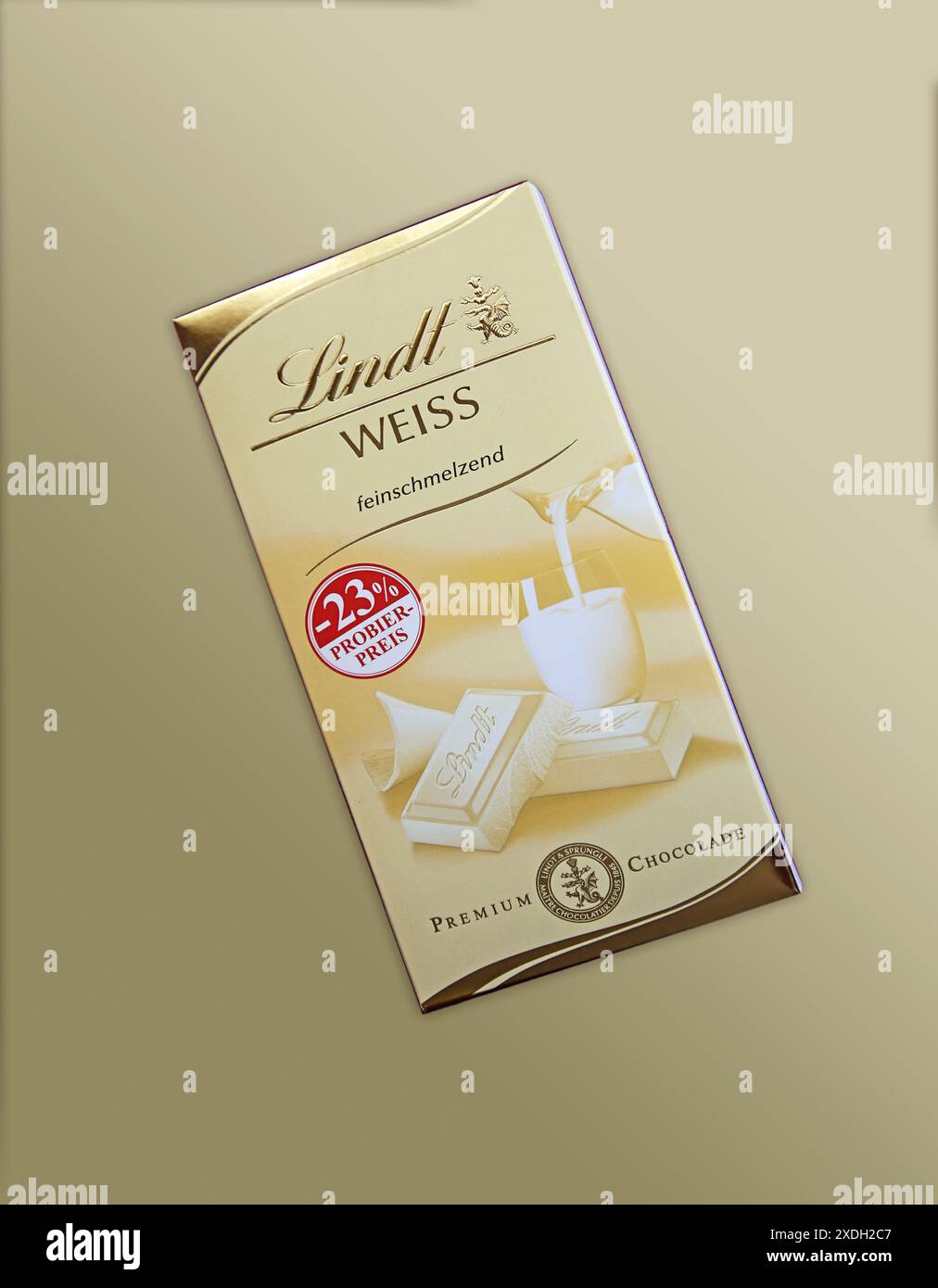 Lindt smooth and creamy white chocolate bar Stock Photo - Alamy