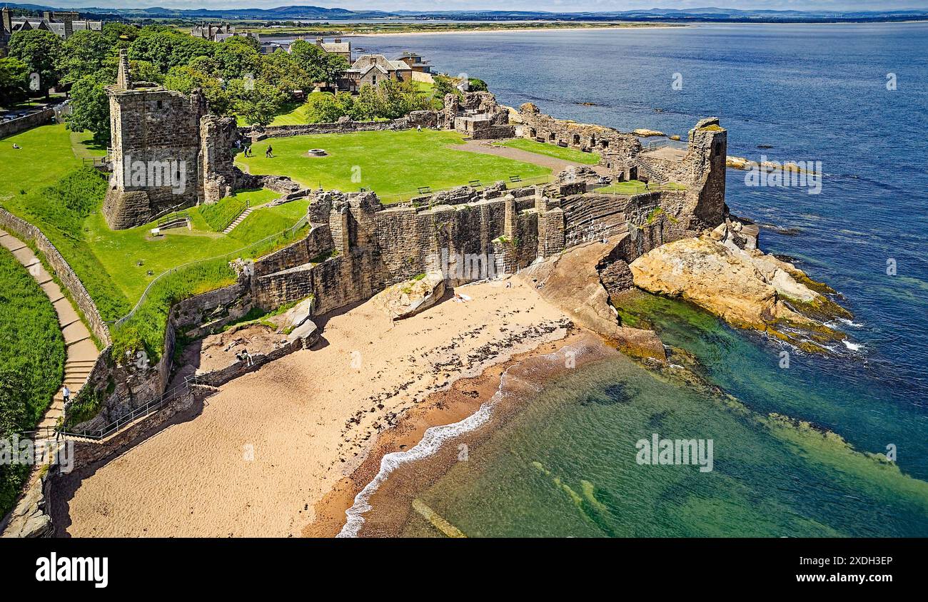 Sunshine on old stone ruins hi-res stock photography and images - Alamy