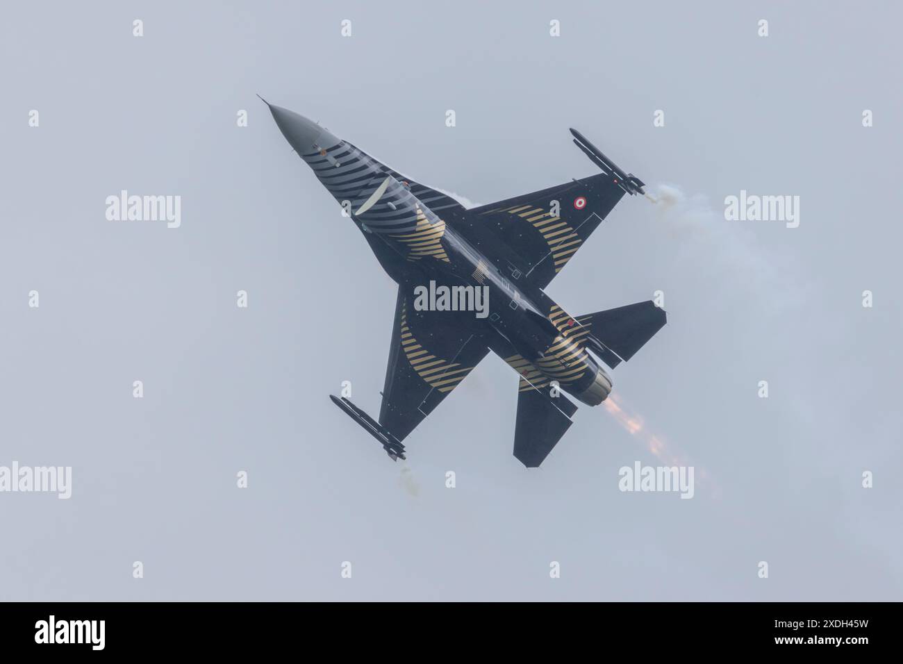 Turkish Air Force display team Solotürk f-16 performing at the Vaasa ...