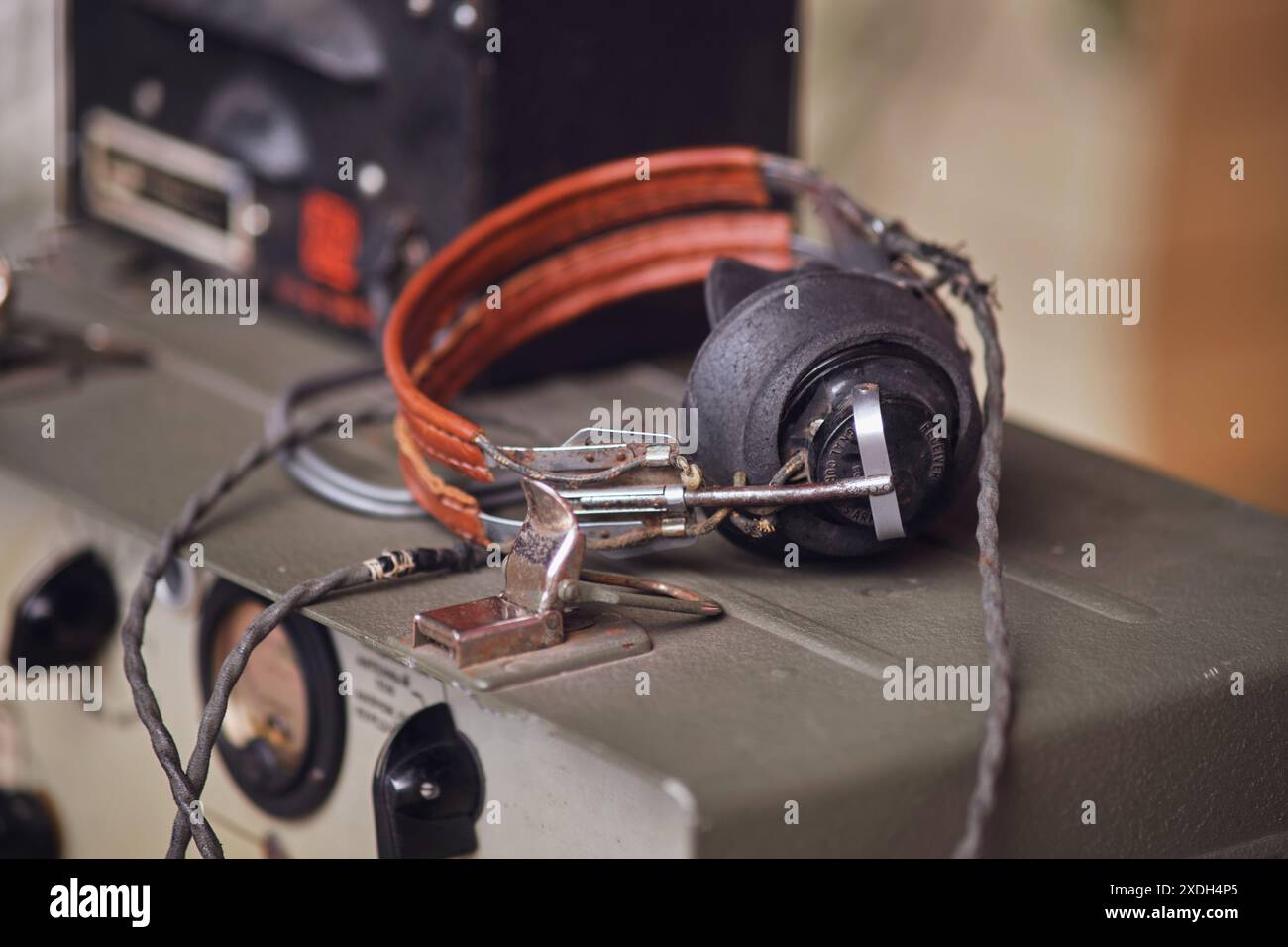 Ww2 radio headphones hi-res stock photography and images - Alamy