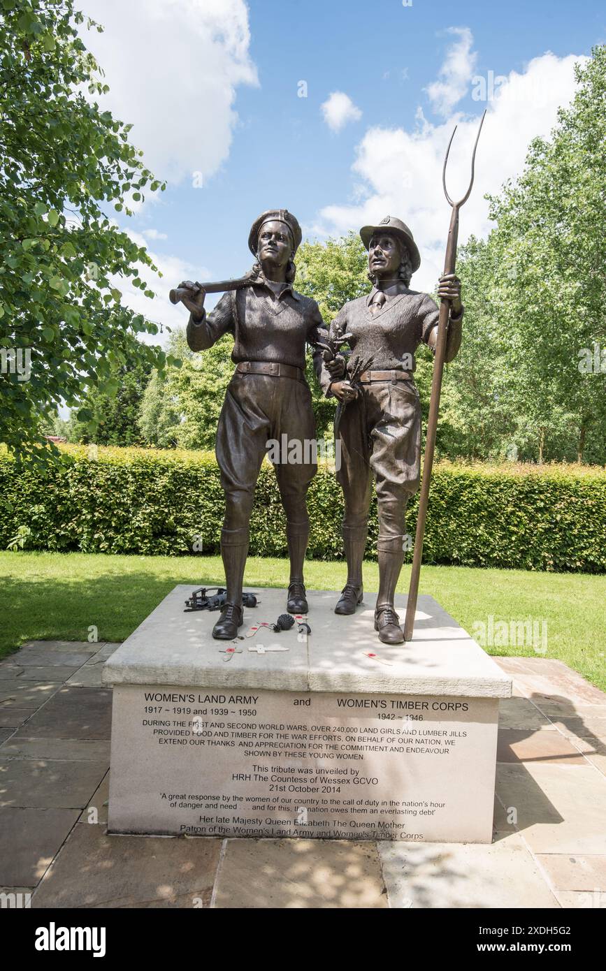 Women's Land Army memorial at the national Memorial Aboretum,Croxall Rd ...