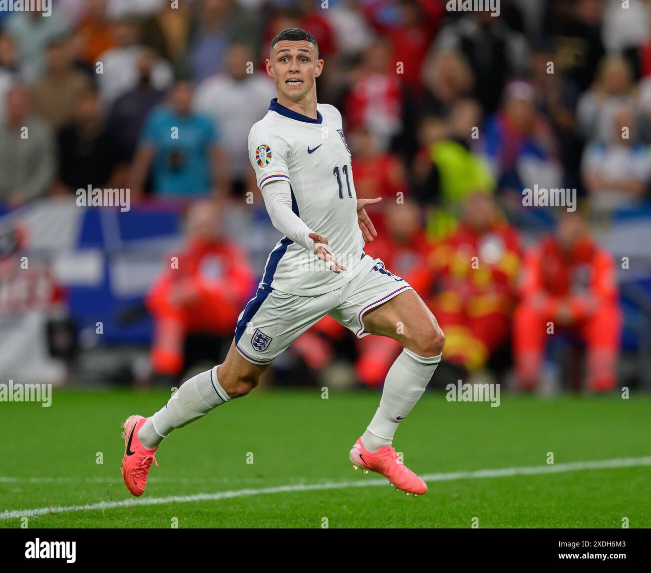 Phil foden england euro hi-res stock photography and images - Alamy
