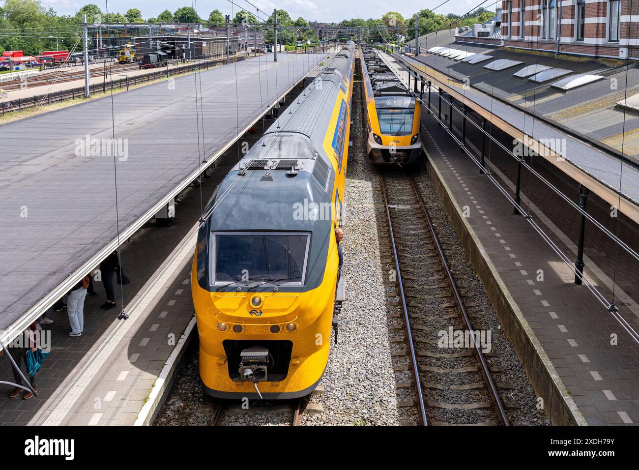 Nederlandse Spoorwegen trains at Hoorn railway station Stock Photo - Alamy