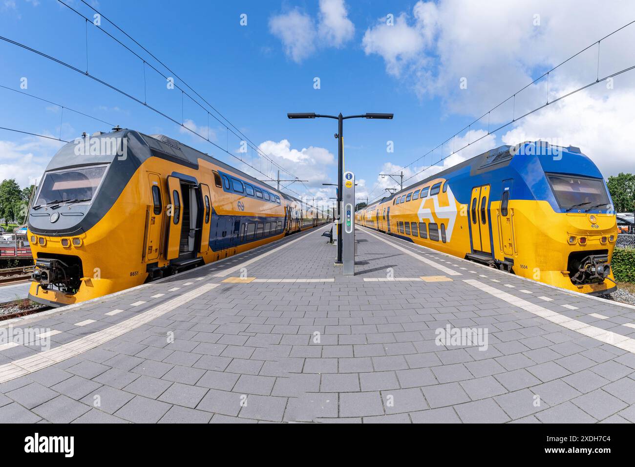 Nederlandse Spoorwegen VIRM trains at Enkhuizen railway station Stock ...