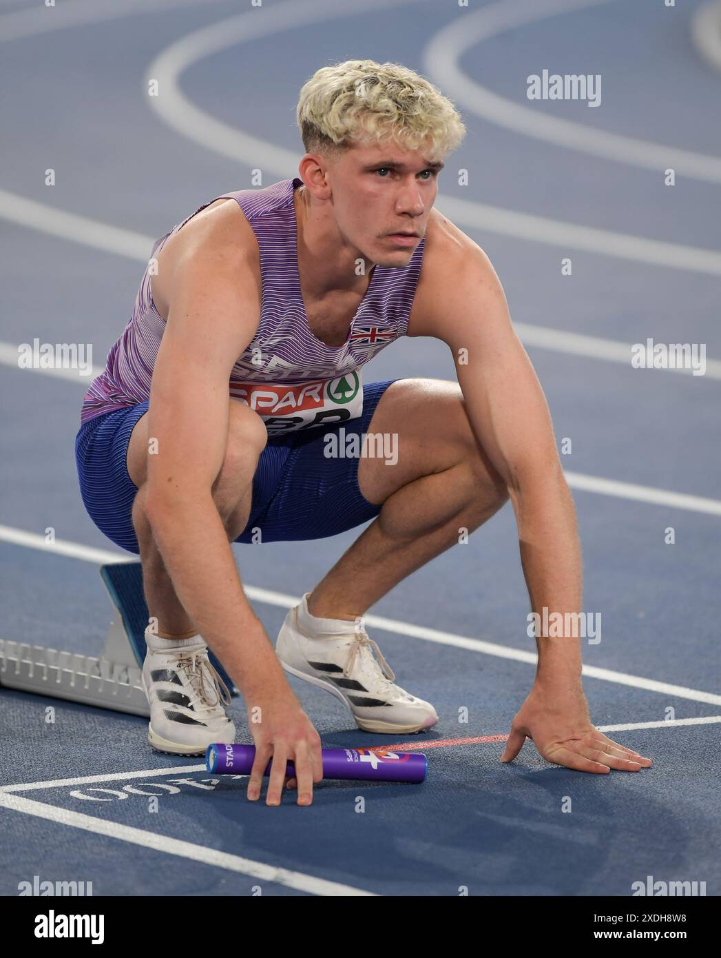 Charlie Carvell competing in the mixed 4x400m relay final at the ...
