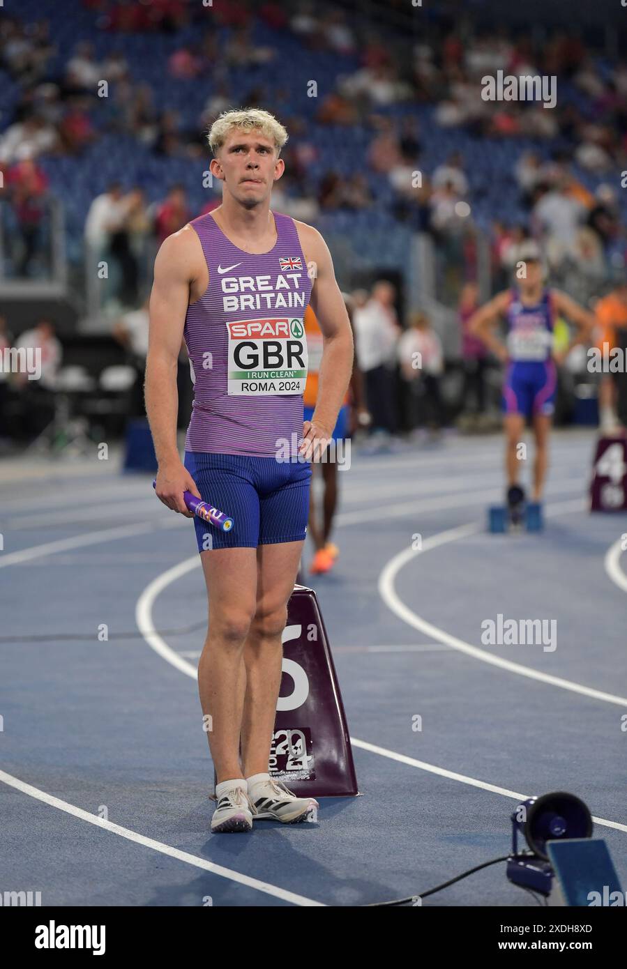 Charlie Carvell competing in the mixed 4x400m relay final at the ...