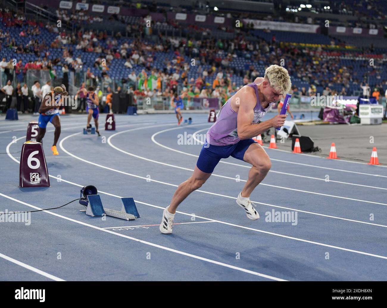 Charlie Carvell competing in the mixed 4x400m relay final at the ...