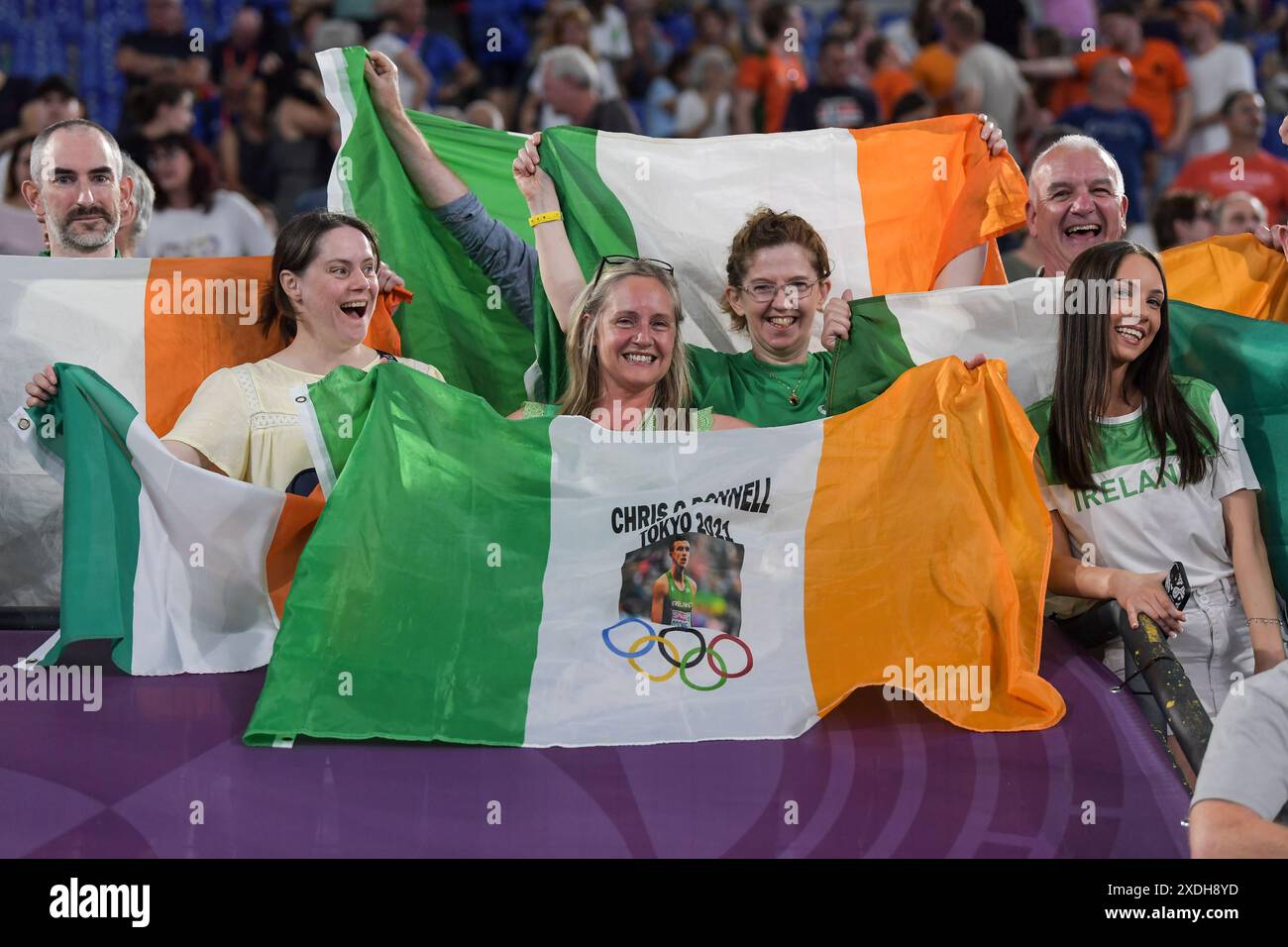 Irish fans at the mixed 4x400m relay final at the European Athletics ...