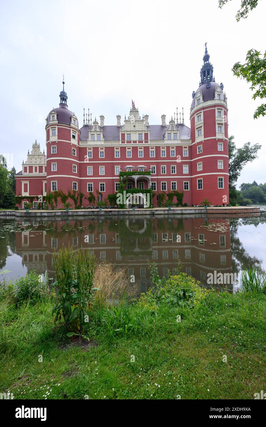 Bad Muskau, Germany. 20th June, 2024. View of the castle in Fürst ...