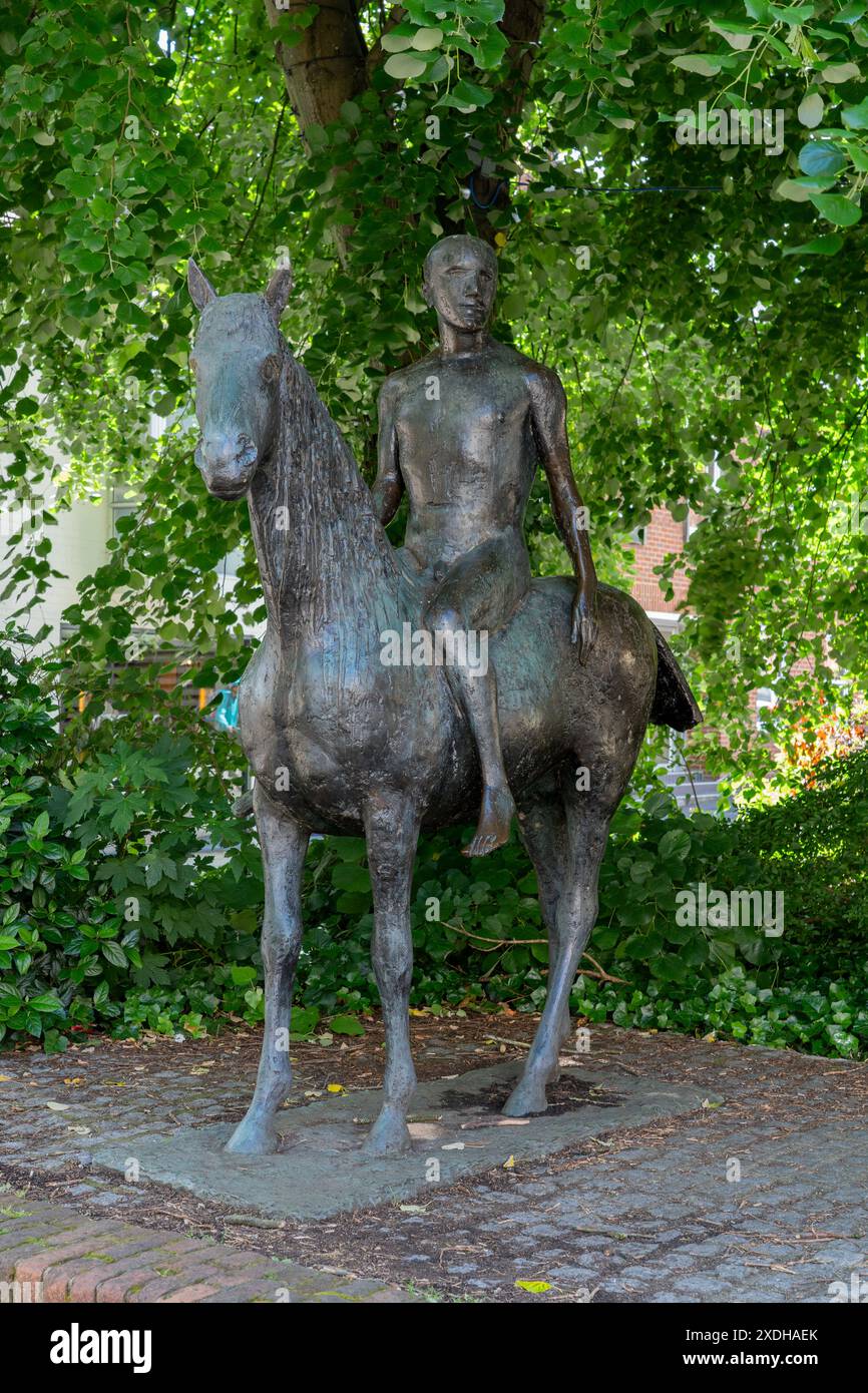 1975 sculpture hi-res stock photography and images - Alamy