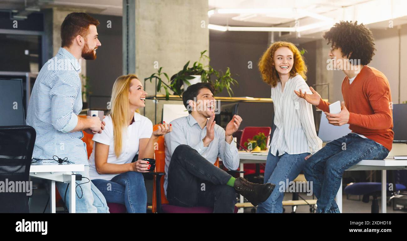 Friends having pleasant talk hi-res stock photography and images - Alamy