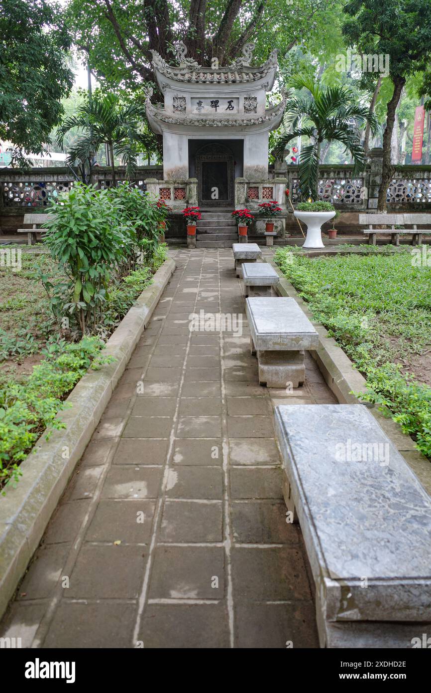 Hanoi, Vietnam - 29 Jan, 2024: Gateway arch to the Quan Thanh Taoist ...