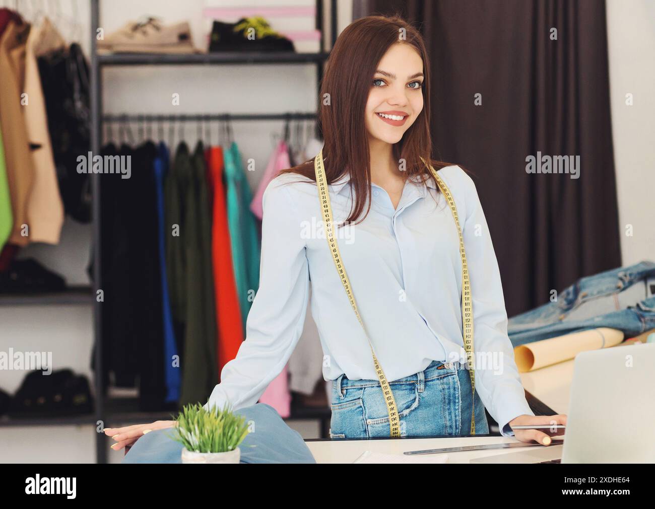 Fashion designer young female hi-res stock photography and images - Alamy
