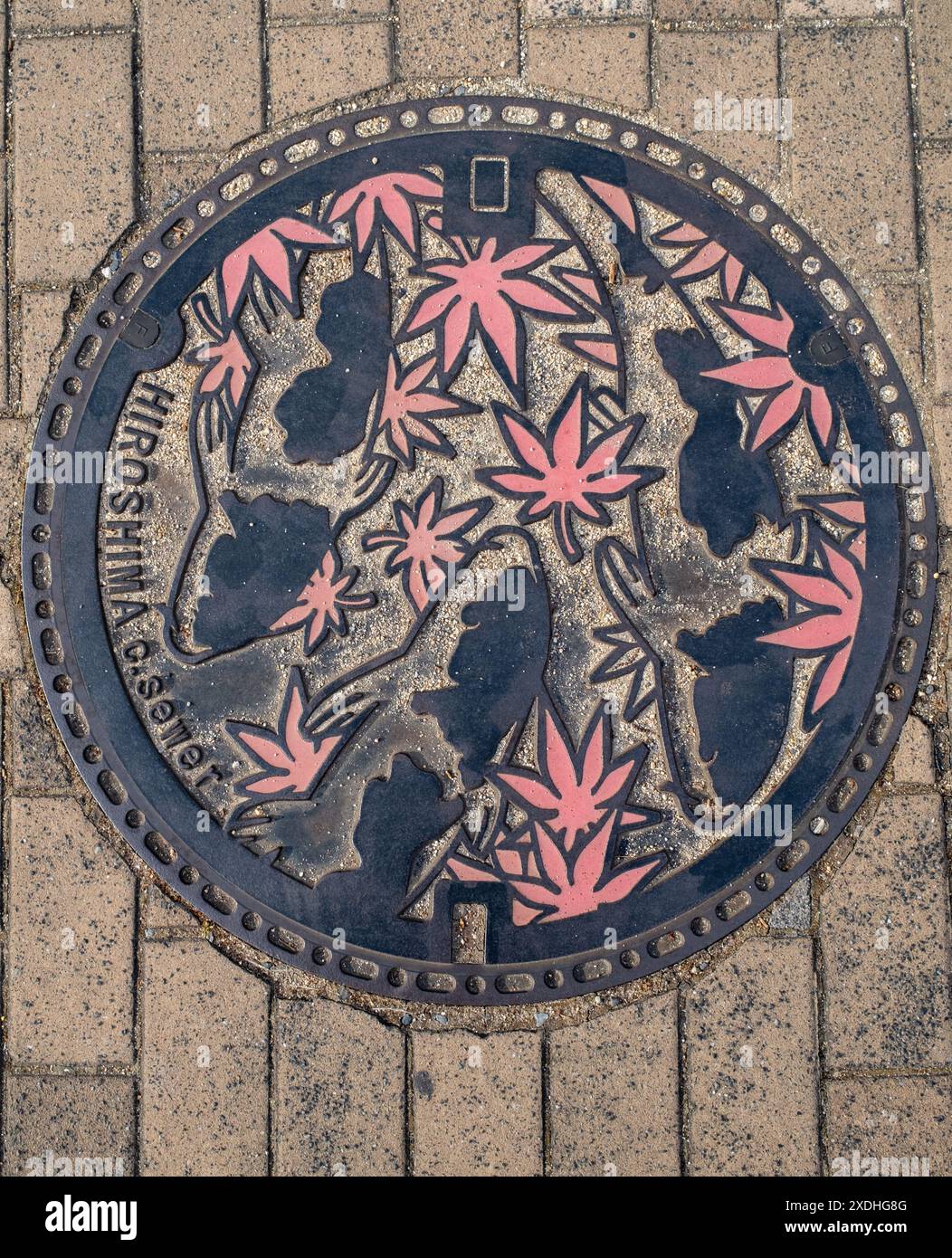 Japanese manhole cover hi-res stock photography and images - Alamy