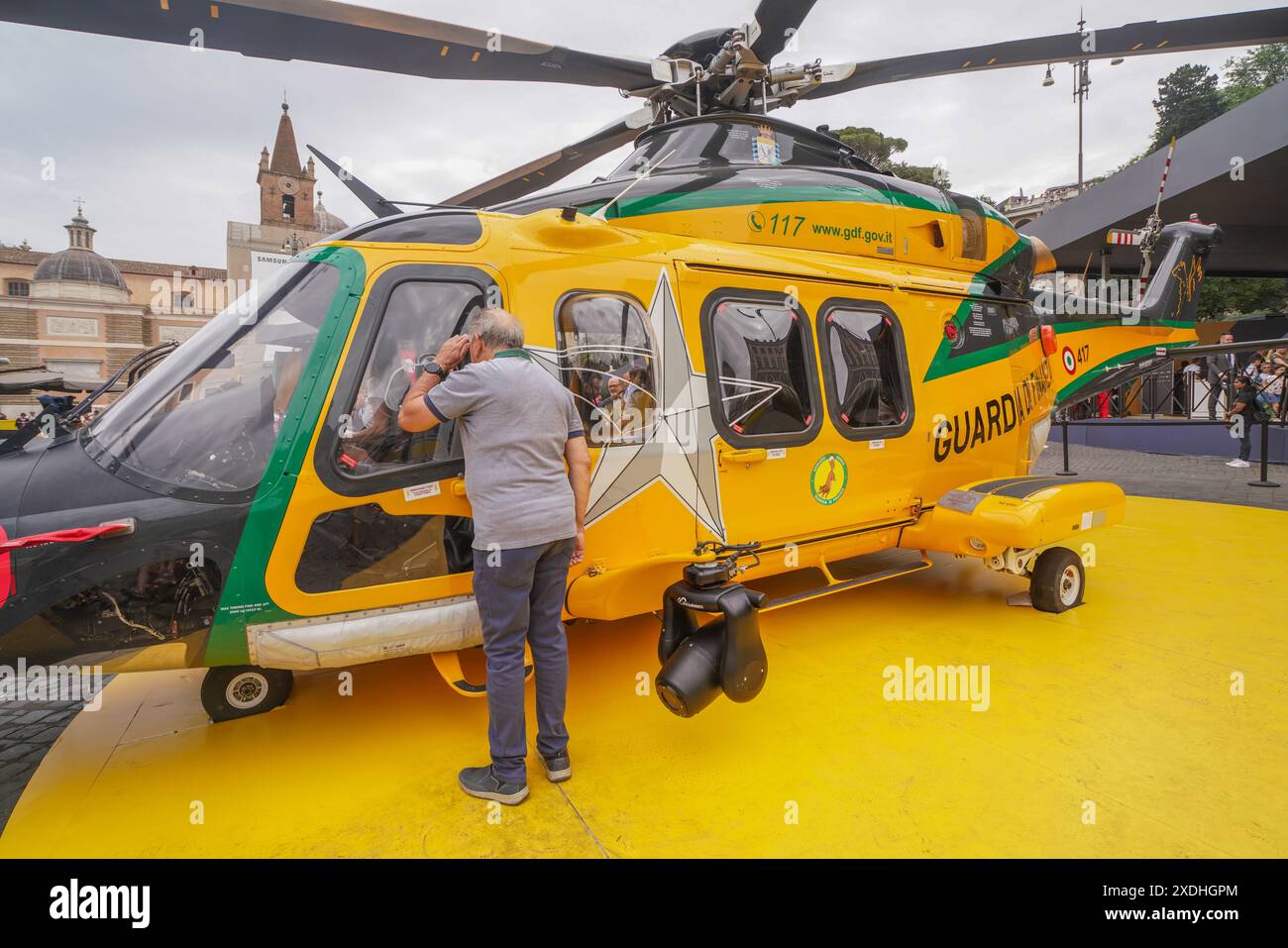 Helicopter law enforcement rome hi-res stock photography and images - Alamy