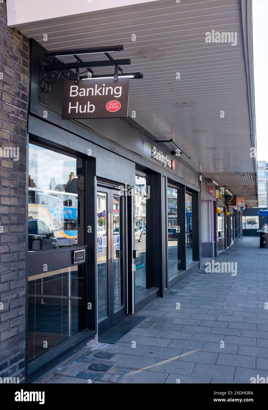 Bank hub and post office hi-res stock photography and images - Alamy