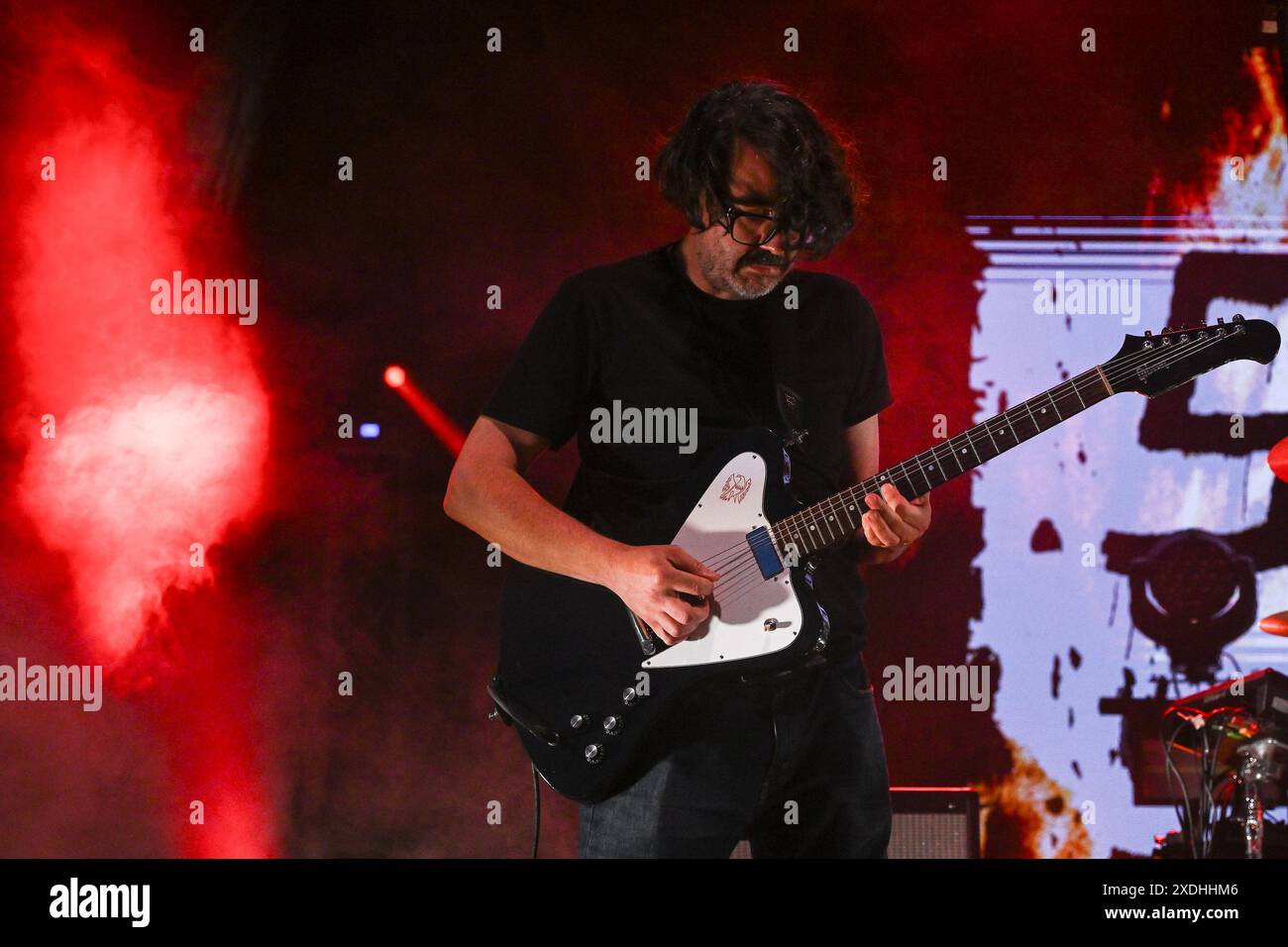 Virus concerti hi-res stock photography and images - Alamy