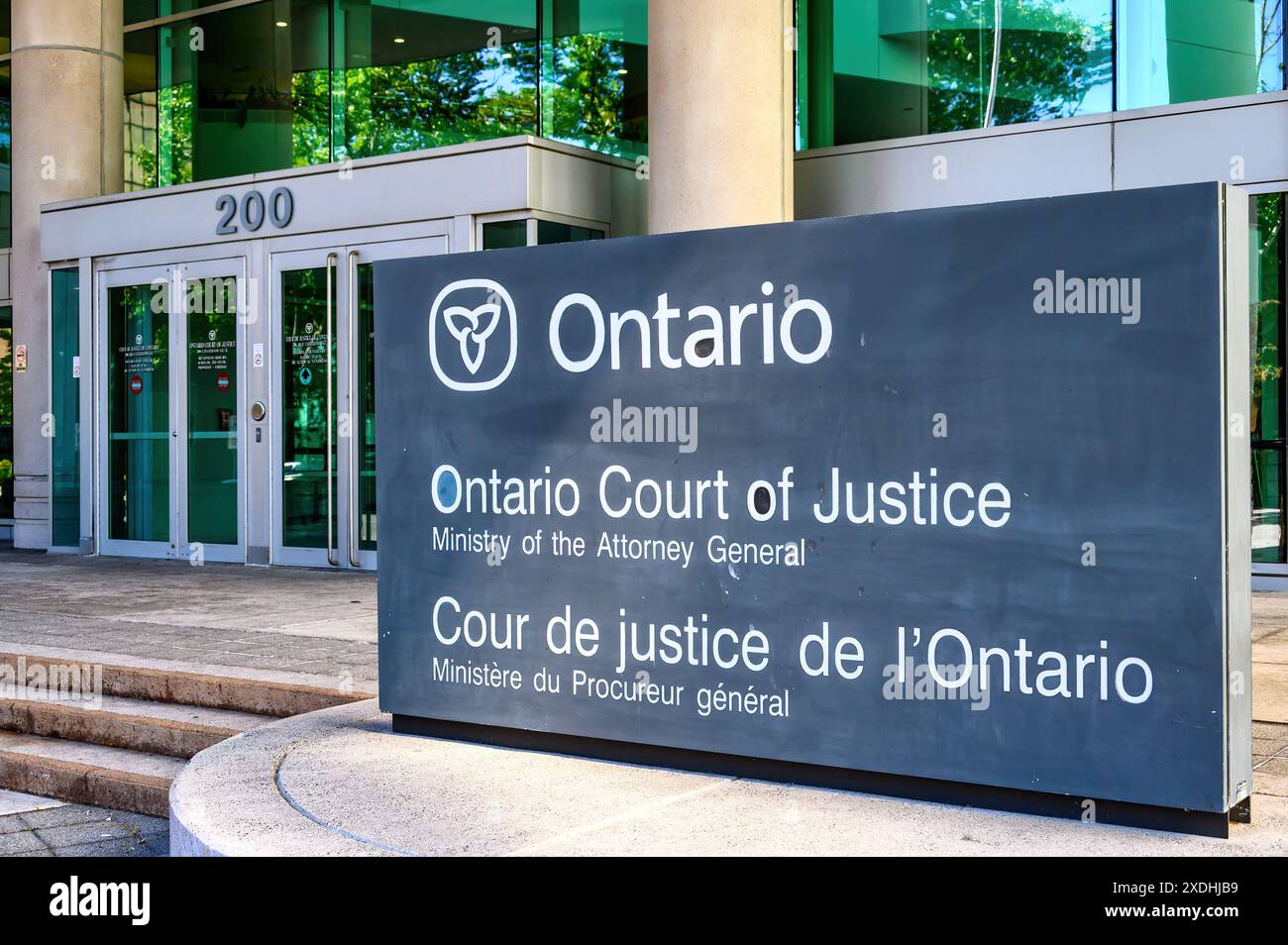 Justice sign courthouse building hi-res stock photography and images ...