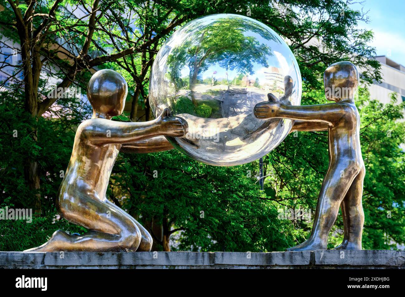 Rotary internacional peace monument hi-res stock photography and images ...