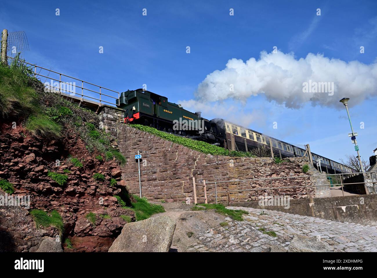 GWR 5205 class 2-8-0 tank locomotive No 5239 Goiliath passing ...