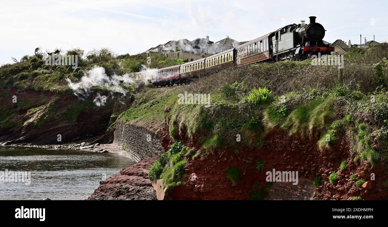 GWR 5205 class 2-8-0 tank locomotive No 5239 Goiliath passing ...