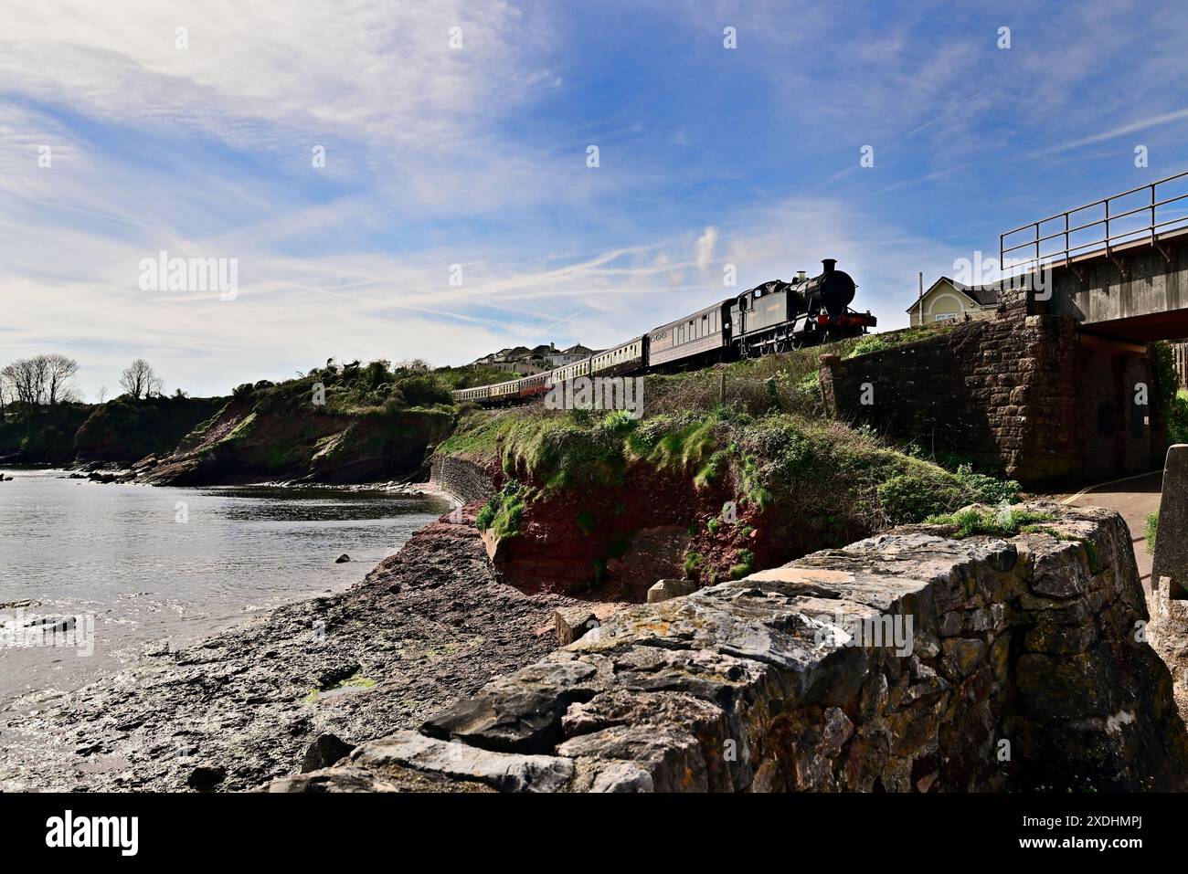 GWR 5205 class 2-8-0 tank locomotive No 5239 Goiliath passing ...