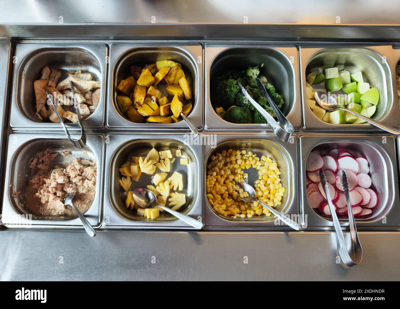Array fresh gourmet salads hi-res stock photography and images - Alamy