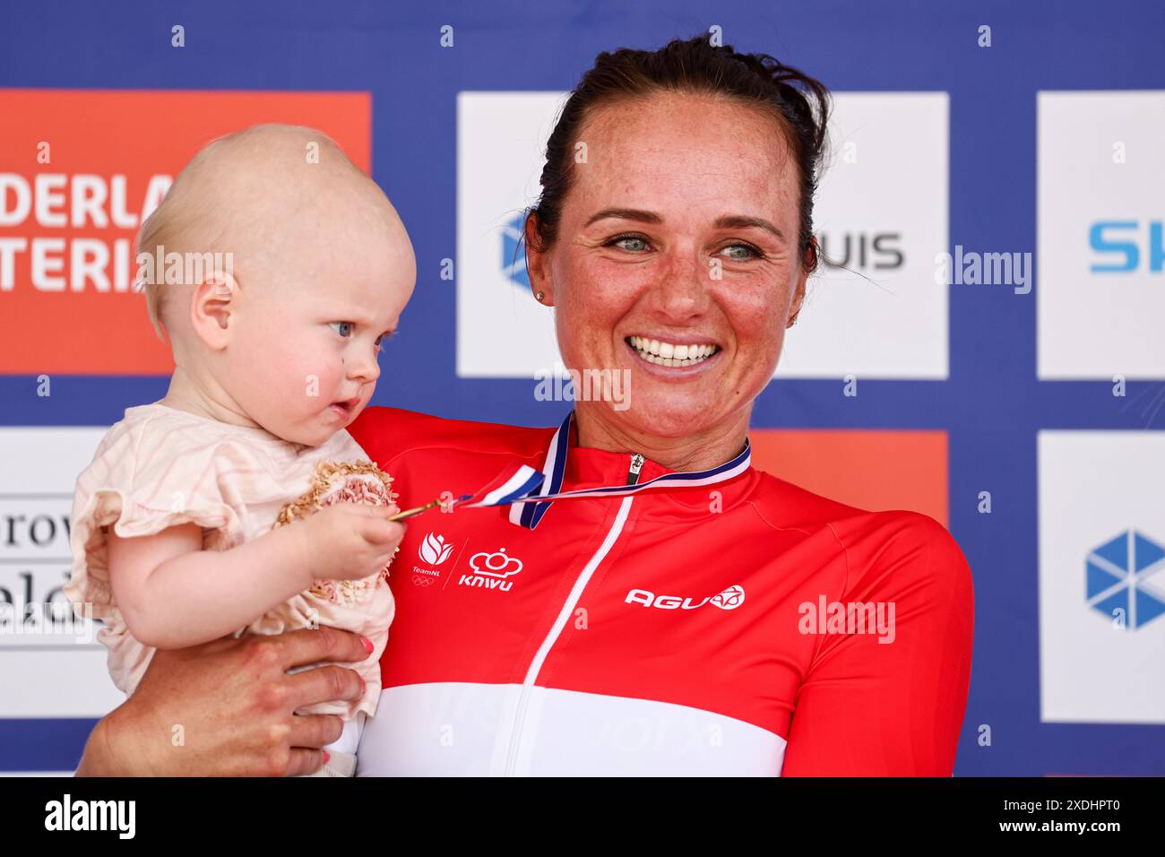 ARNHEM - Chantal van den Broek-Blaak on the podium after the Dutch women's road cycling ...