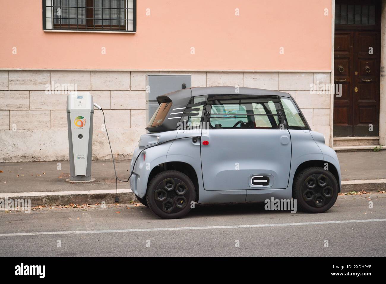 A Citroën Ami electric vehicle Stock Photo - Alamy