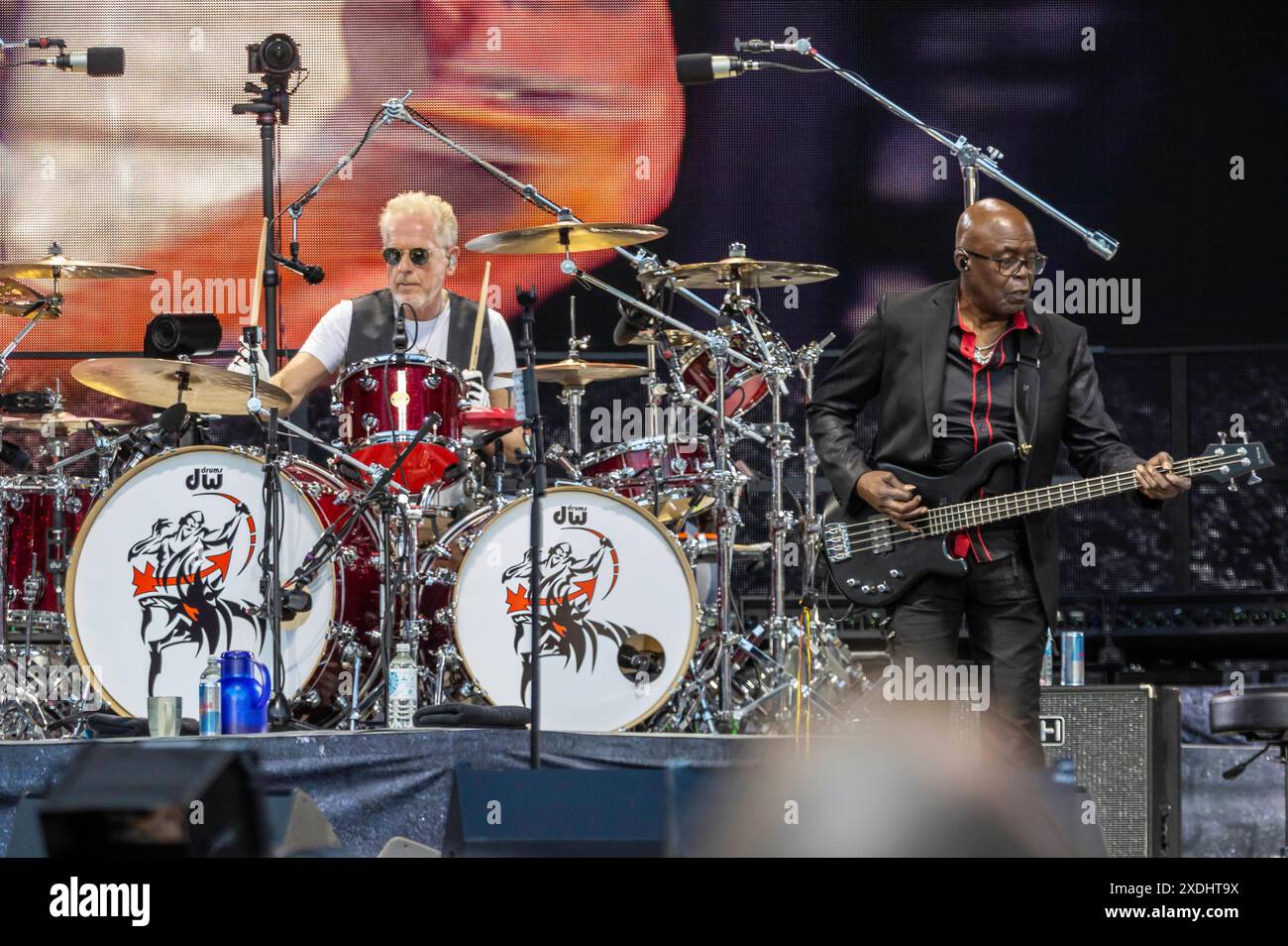 Bertram Engel und Ken Taylor live bei einem Konzert der We Love Rock n ...